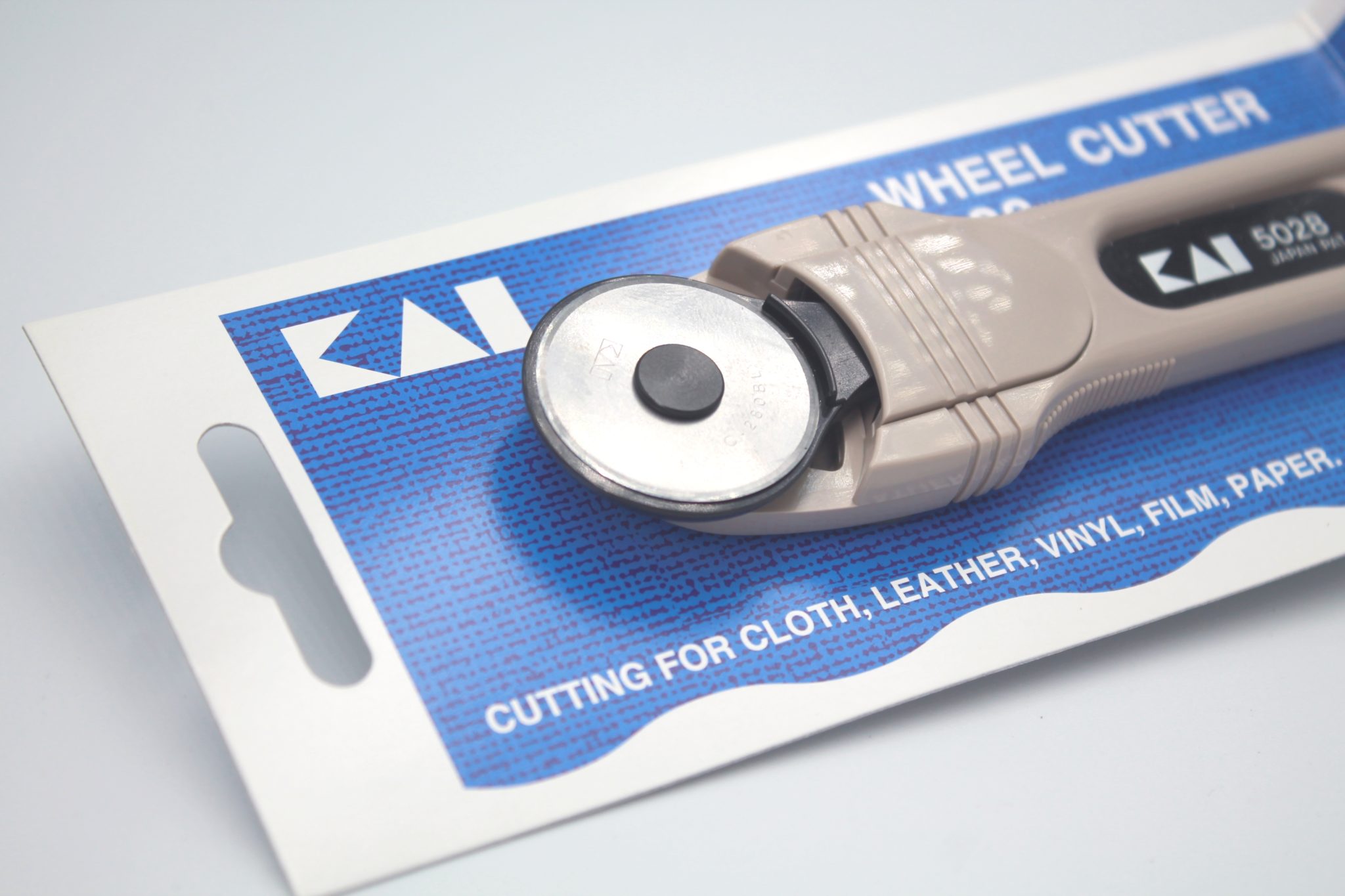 Cutter à roulette – outils de garnissage - Boutique Papymousse